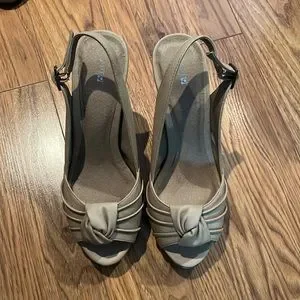 Apt. 9 | Shoes | Apt 9 Peep Toe Sling Back Nude Heels Size 6m | Poshmark